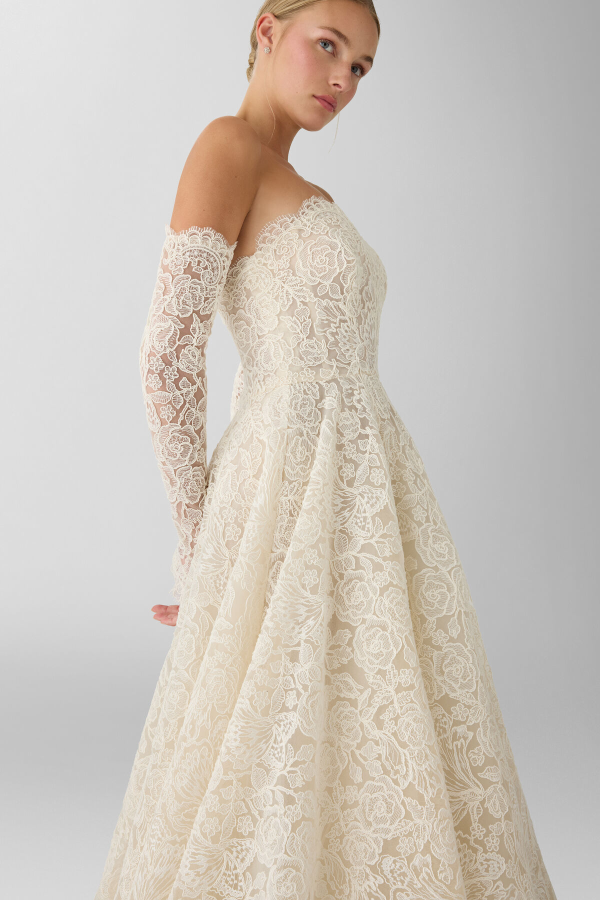 Exklusive Hochzeitskleider & Brautmode | Atelier Emé
